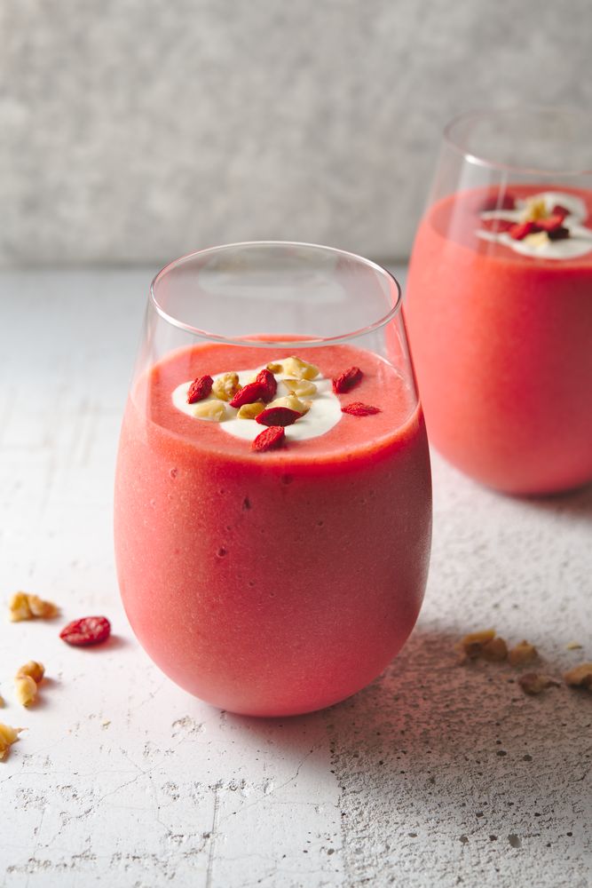 Strawberry Lemonade Smoothie | The Frayed Apron