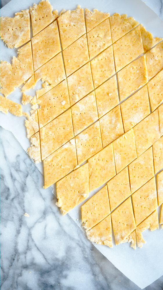 Vegan Olive Oil Crackers | The Frayed Apron