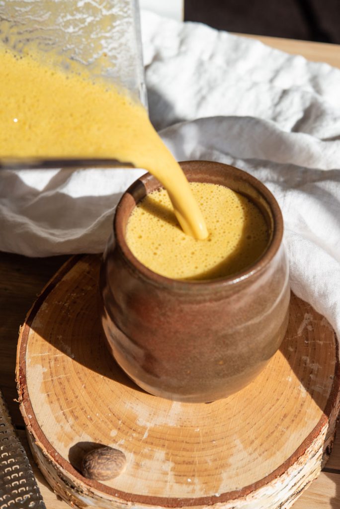 Soothing Pumpkin Maca Latte (Maca Powder, Paleo, Vegan) | The Frayed Apron